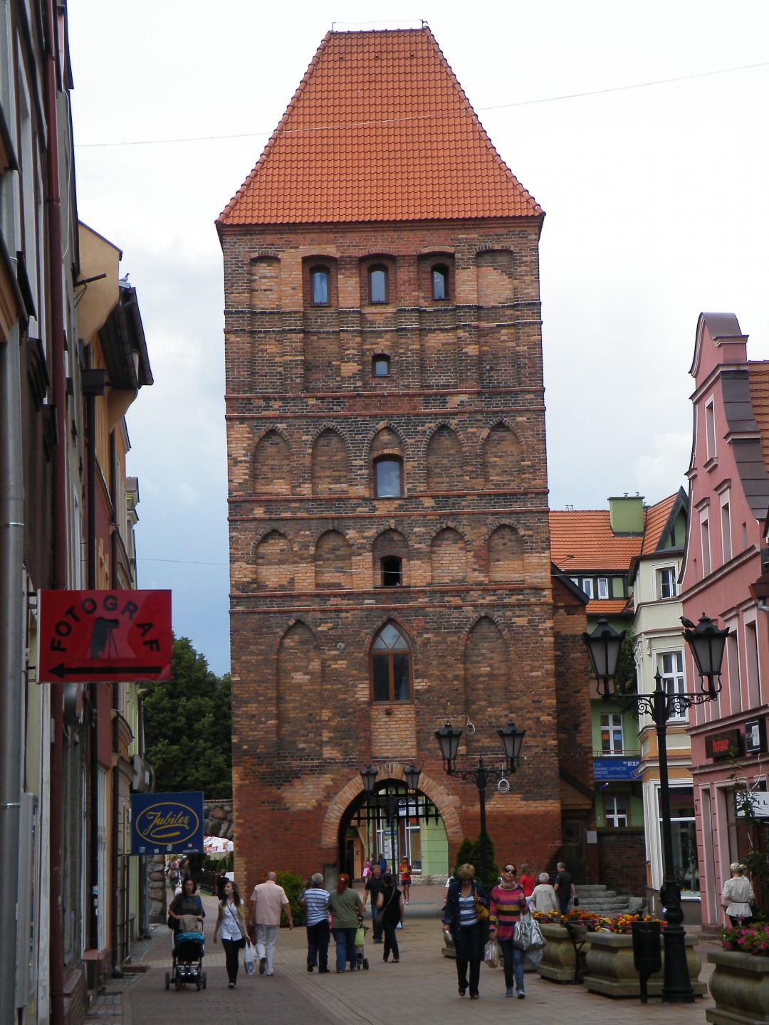 Chojnice. Muzeum Historyczno - Etnograficzne. Brama Człuchowska ...